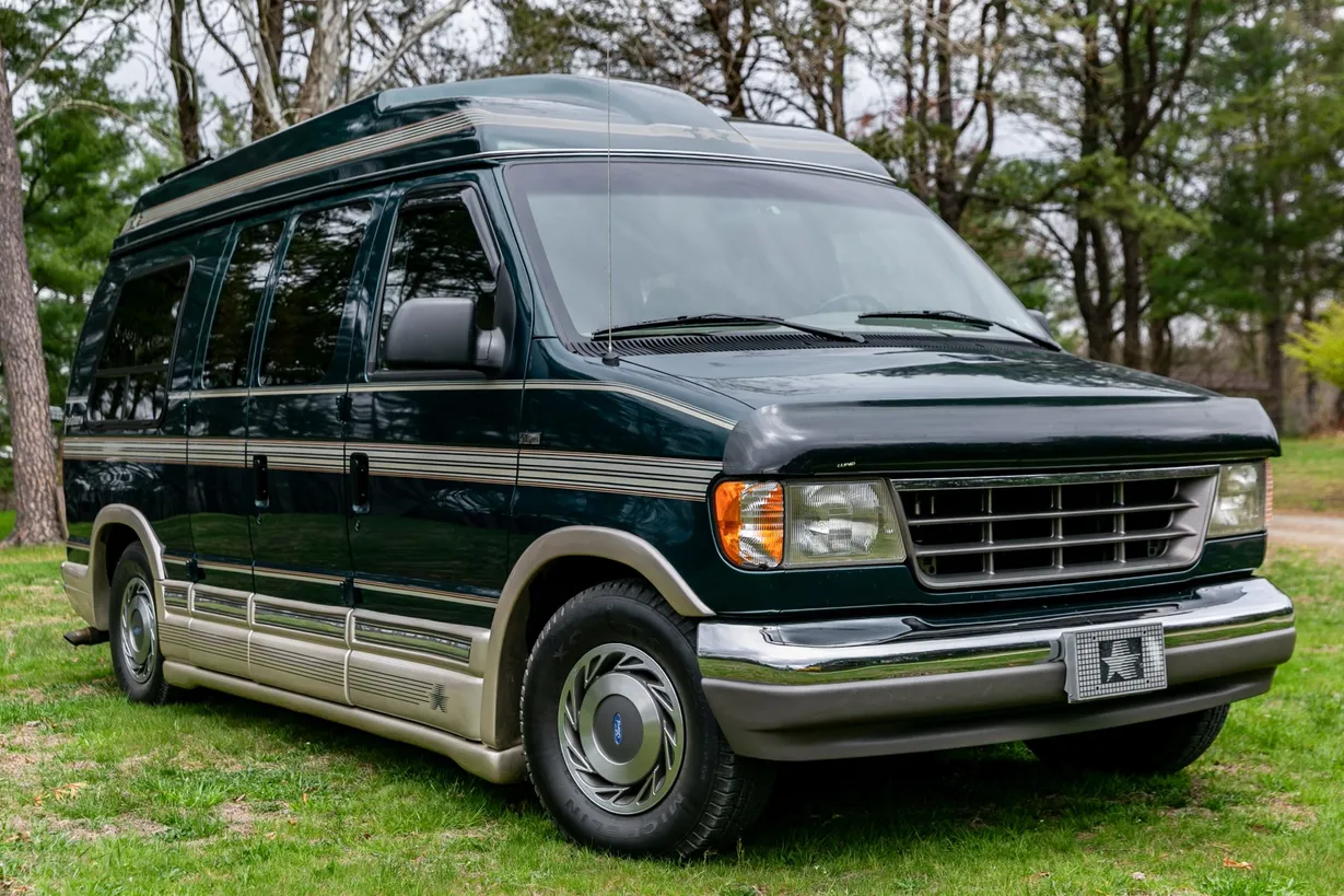 1994 Ford E-150 Econoline Starcraft Conversion Van - The Auto Shoppe